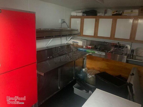 Diesel Barbecue Food Truck / Mobile Kitchen BBQ Rig with Porch