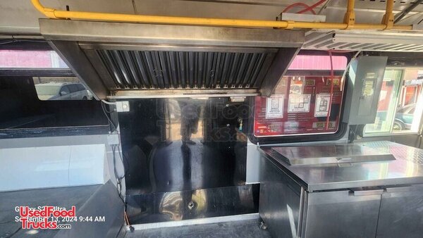 2006 - 28' Optima Food Bus with Fire Suppression System / DIY Food Unit