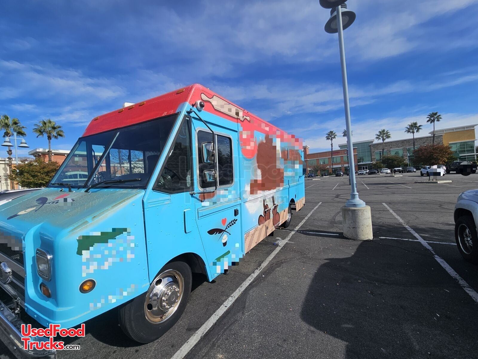 2003 Workhorse Utilimaster All-Purpose Food Truck with HCD Insignia