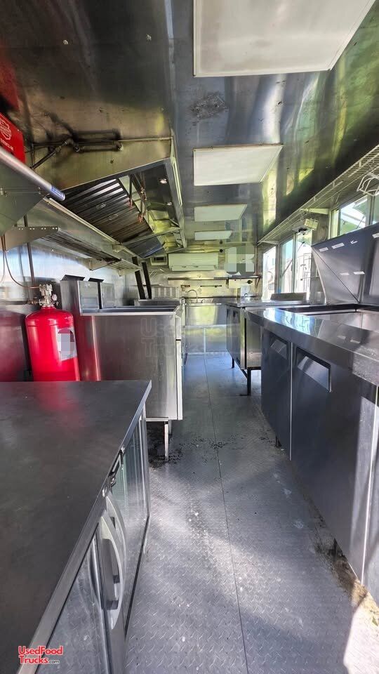 Double Axle Kitchen Food Concession Trailer with Pro Fire System