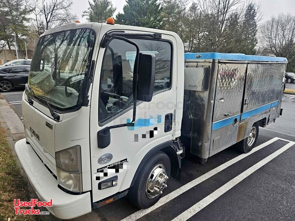 Clean - Isuzu NPR Lunch Serving Food Truck Canteen Truck