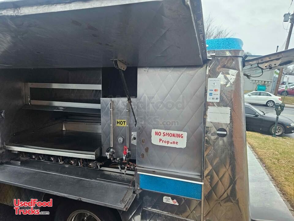 Clean - Isuzu NPR Lunch Serving Food Truck Canteen Truck