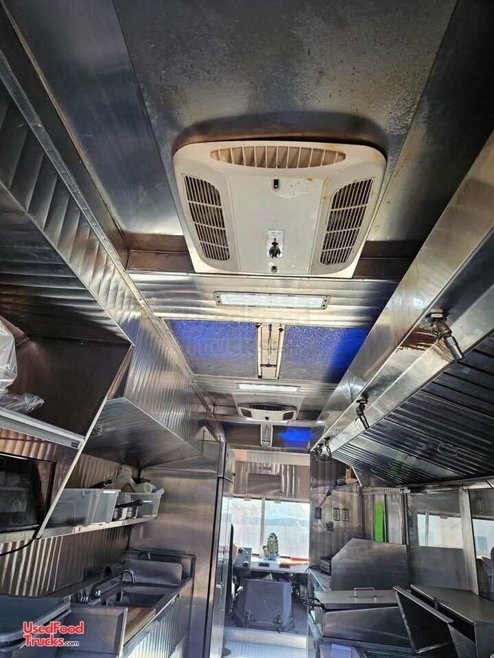 2005 Workhorse P42 All-Purpose Food Truck with Fire Suppression System