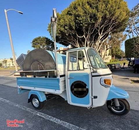 2020 Piaggio Ape Classic Mini Pizza Truck / Truckster / 3-Wheel Pizza Truck