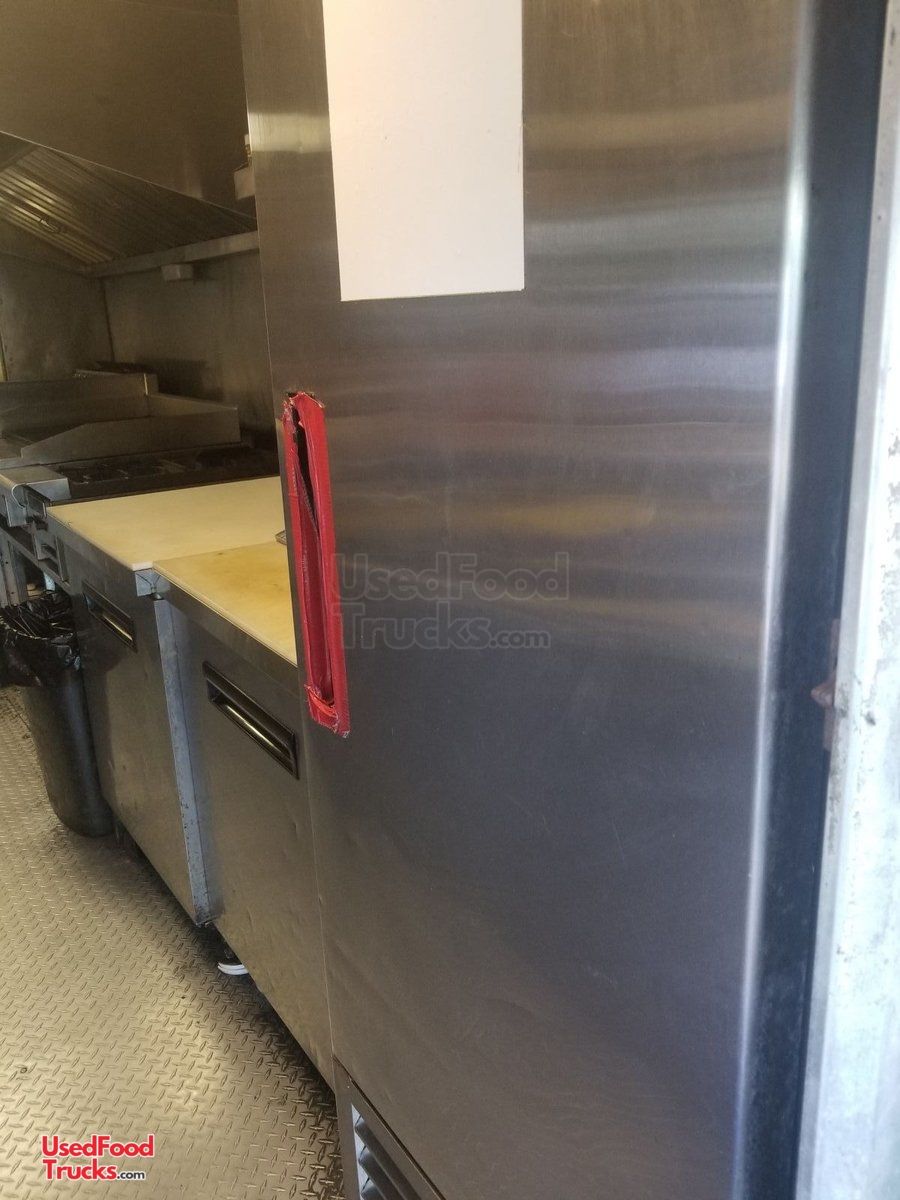 2006 Workhorse Utilimaster Step Van Kitchen Food Truck / Kitchen on Wheels