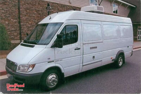 2004 Mercedes Freightliner Sprinter Concession Van