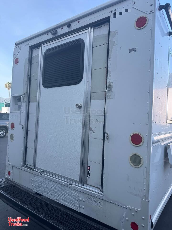 2012 Ford E450 All-Purpose Food Truck with Fire Suppression & HCD Insignia