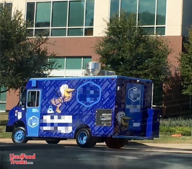 Well Maintained Freightliner W700 Diesel Step Van Mobile Kitchen Food Truck