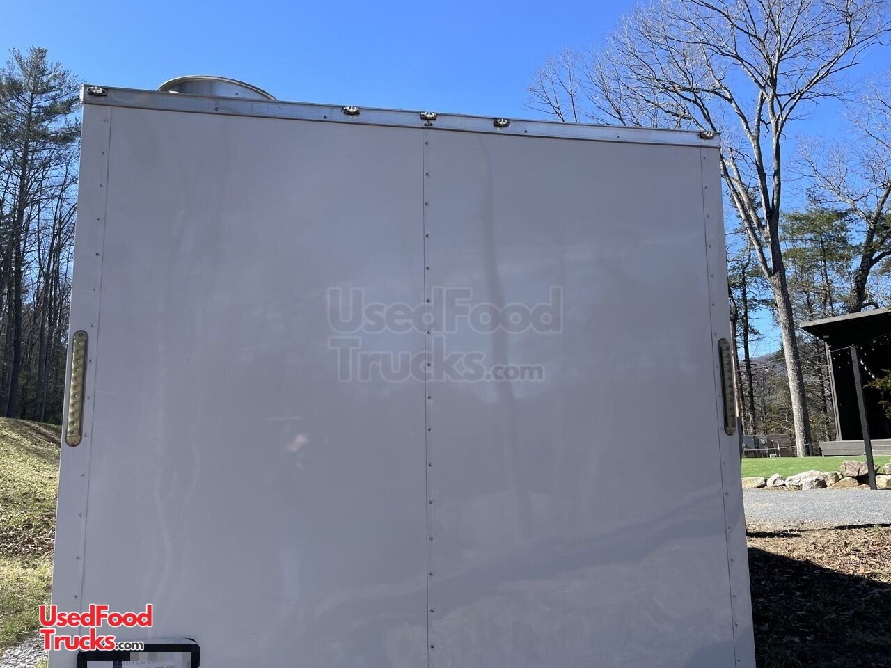 Well-Equipped - 2019 8.5' x 20' Wow Cargo Kitchen Food Concession ...