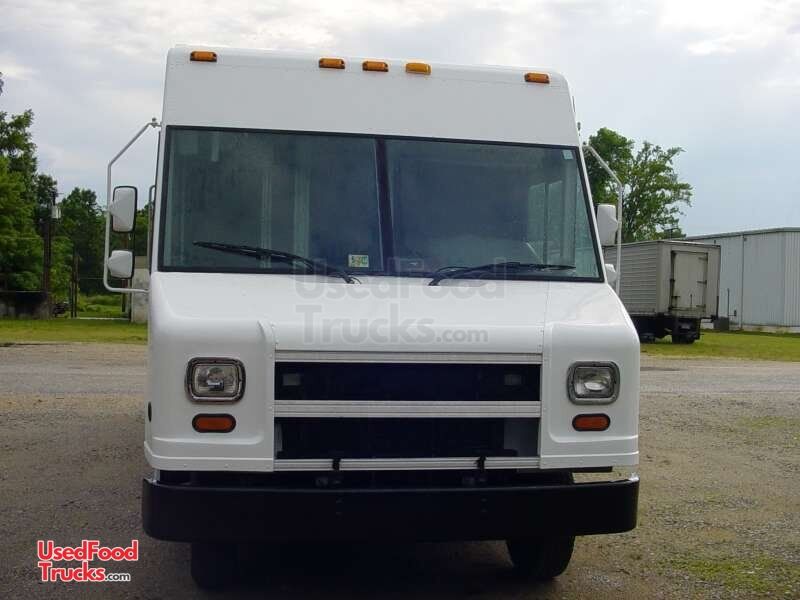 2006 - 18 ft. Ford Utilimaster Step Van Truck